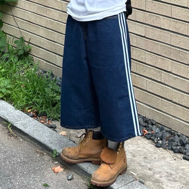 2C 남녀공용 트랙하프 벌룬 데님 팬츠 - 에이블리