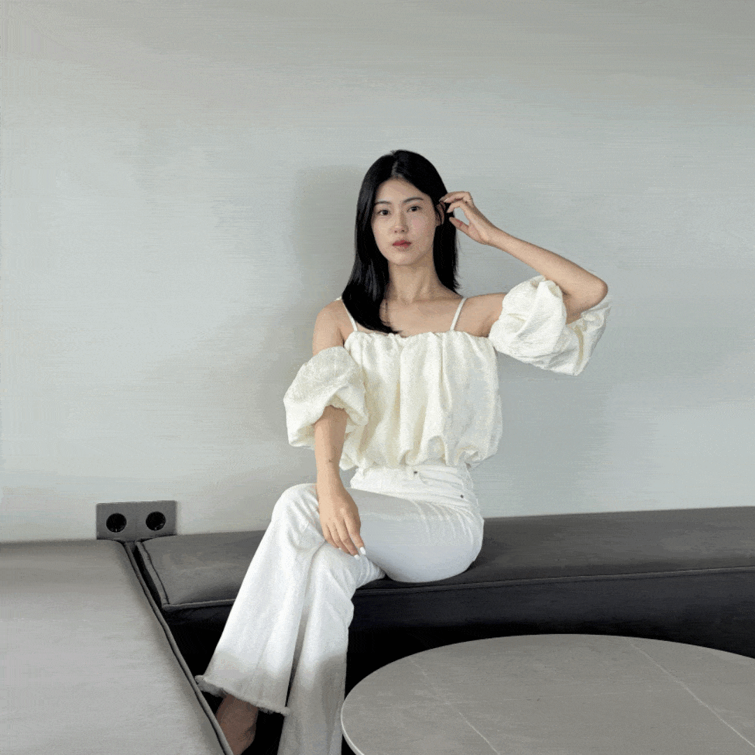 [특가세일/핏보장/로맨틱] 끈나시 반팔 퍼프 블라우스 오프숄더 - 에이블리