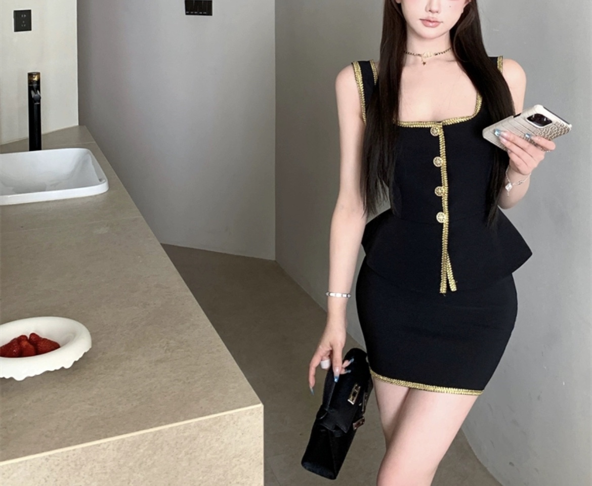 스티치 투피스 셋업 골드 스티치 조끼 베스트 스티치 미니 스커트 골드 미니 스커트 배색 미니 스커트 스퀘어넥 조끼 섹시 투피스 글램 투피스 Bj 여캠 방송 홀복 데이트룩