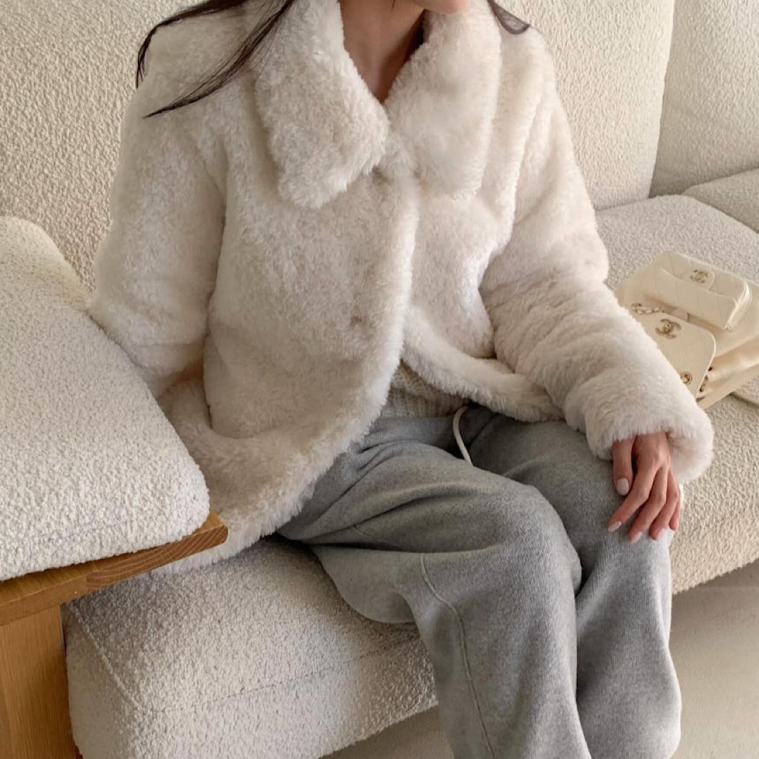 riette 리에뜨 모이브 퍼 자켓 2col 울 시어링 양털 카라 하프 싱글코트 - 에이블리