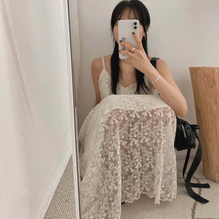 시스루 플라워 레이스 끈나시 롱 뷔스티에 원피스 에이블리