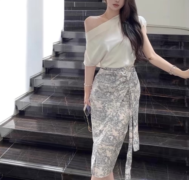 엔젤 투피스 셋업 숄더 탑 플로럴 미디 스커트 투피스 세트 원숄더 탑 랩 스커트 고급스러운 데이트룩 오피스룩 데일리룩 소개팅룩 에이블리
