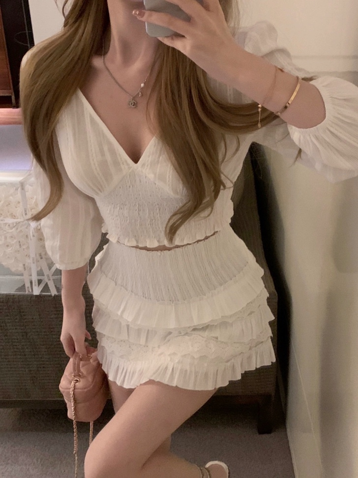 셔링 브이넥 블라우스 프릴 미니 스커트 투피스 셋업 로맨틱 투피스 세트 캉캉 미니 스커트 레이스 미니 스커트 브이넥 블라우스 크롭 블라우스 섹시 투피스 글램 투피스 데이트룩