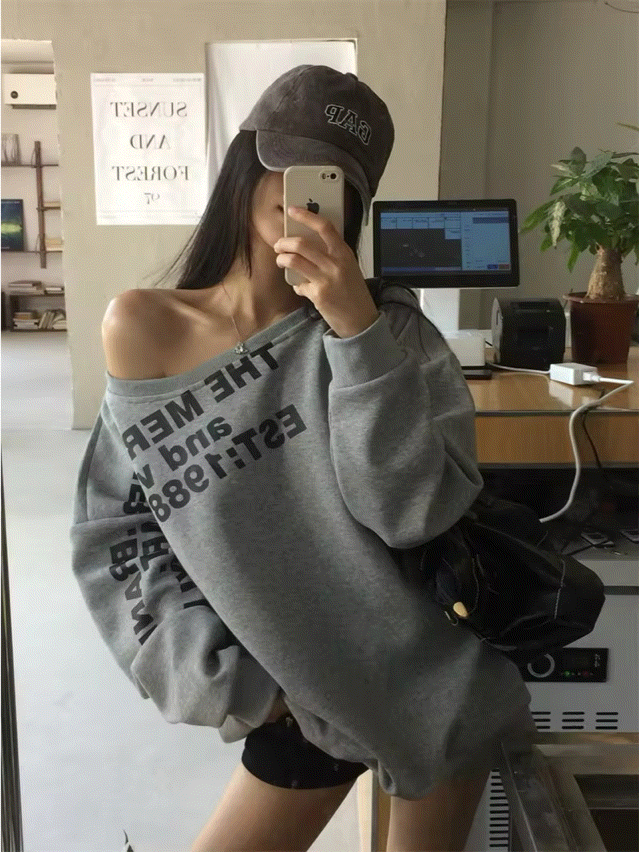 [y2k🖤 스포티]언발 숄더 레터링 박스티 유니크 와이투케이 루드핏 티셔츠 긴팔티 에이블리