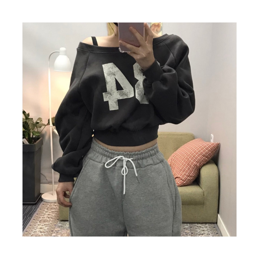 [y2k/최저가/기모!]y2k 84 레터링 프린팅 기모 크롭 맨투맨 오프숄더(4color) - 에이블리