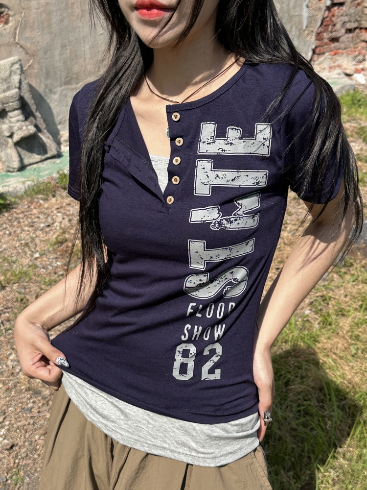 [필수소장추천!]y2k 더 버튼 포인트 프린팅 크랙 하프 티셔츠(3color) - 에이블리