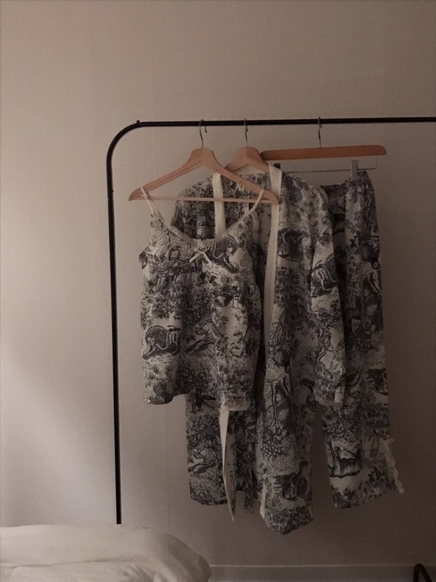 [캡내장나시+긴바지+로브] 3pcs 홈웨어 파자마 잠옷세트 - 에이블리