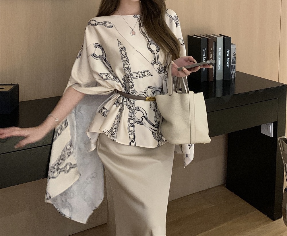 [FW /벨트set/고급미] 벨르 체인 패턴 케이프 실크 블라우스 케이프 벨트set 투피스 - 에이블리