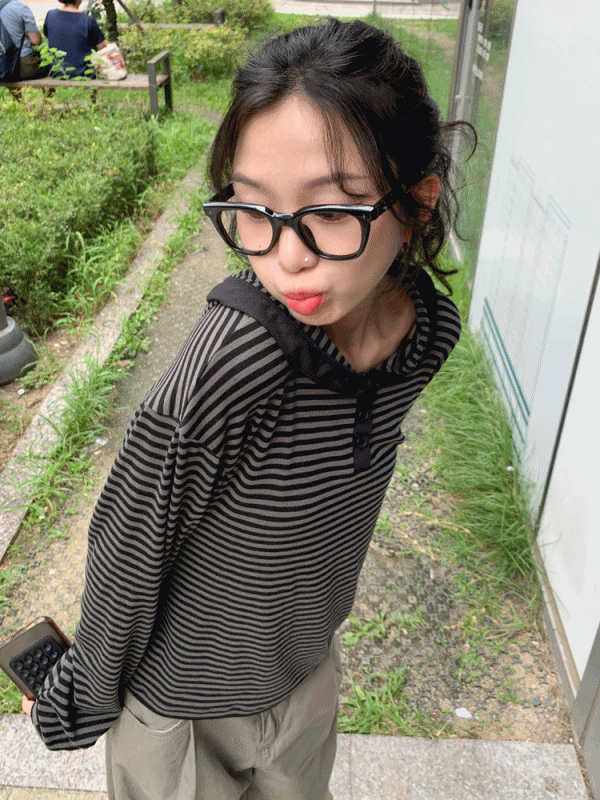 [MD PICK!/*당일출고*] 초코 단가라 버튼 후드티 2color - 에이블리