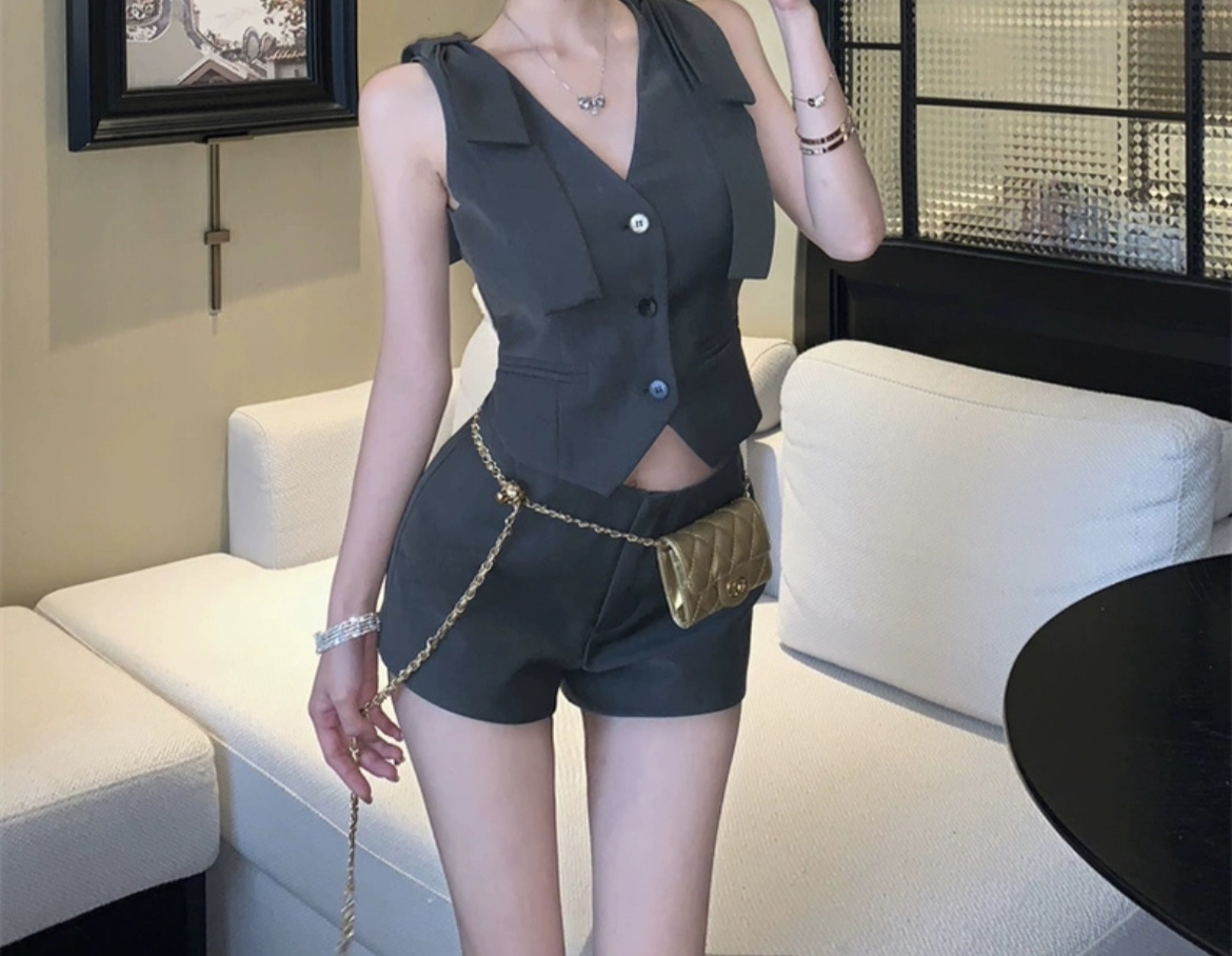 리본 어깨 조끼 숏 팬츠 투피스 셋업 리본 베스트 반바지 섹시 투피스 글램 투피스 클럽 파티룩 Bj 여캠 방송 홀복 이벤트 페스티벌 고급스러운 리본 탑 베스트 조끼 리본