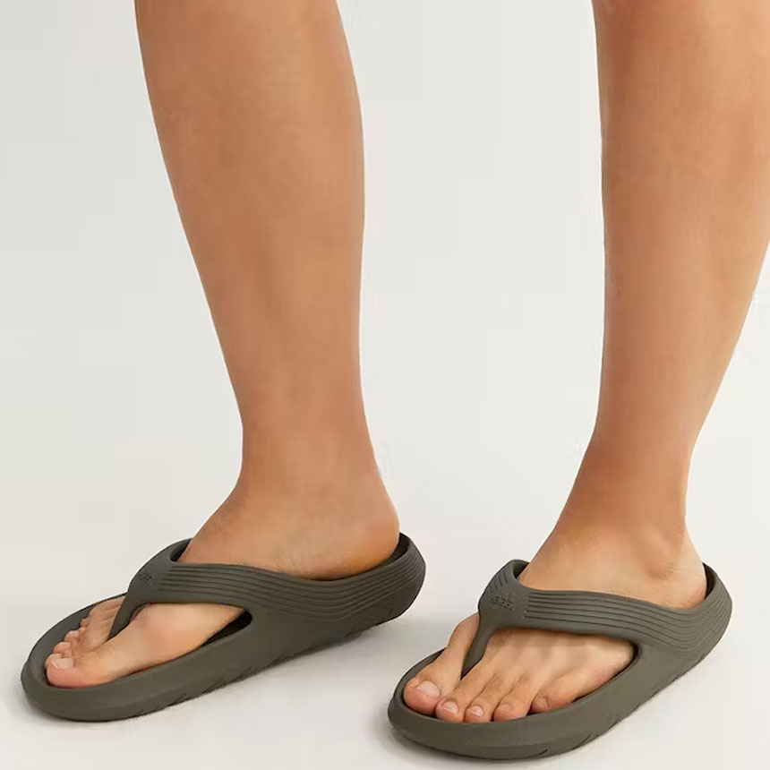 아디다스 아디케인 플립플랍 쪼리 슬리퍼 HQ9920 - 에이블리