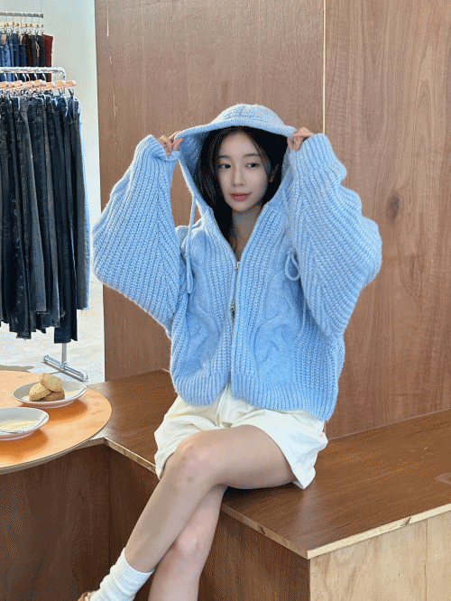 Mu Cable Knit Hood Zipup 